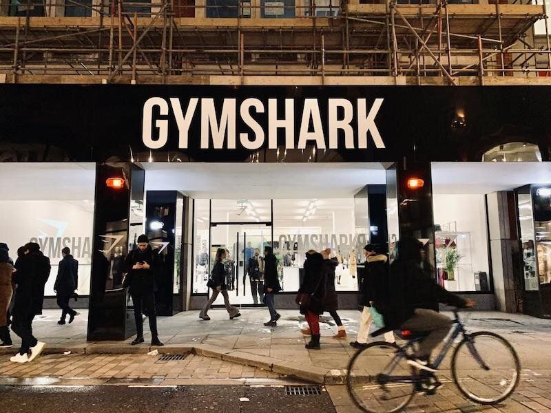 Gymshark opent fysieke winkel in Dubai - RetailTrends