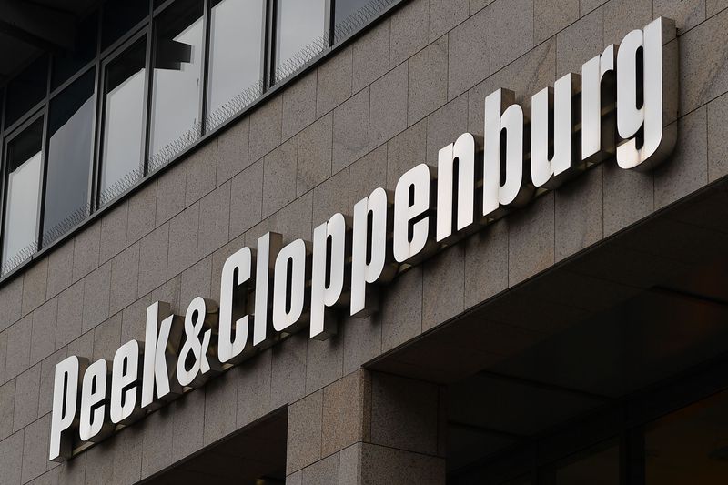 Familie Cloppenburg stapt uit Peek & Cloppenburg