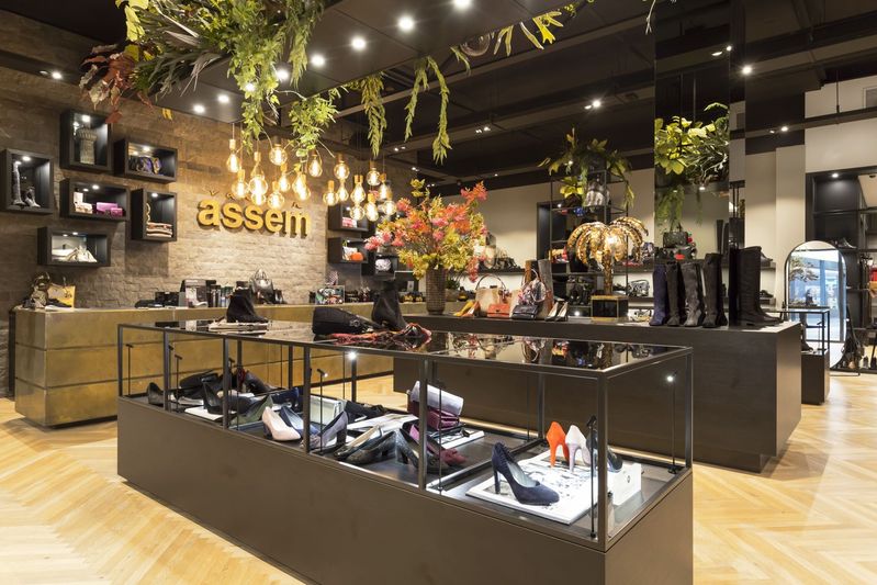 Van den Assem opent eerste winkel onder Omoda - RetailTrends